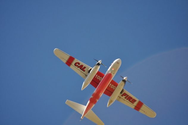 Cal Fire’s Grumman S-2 air tankers perform aerial acrobatics while ...