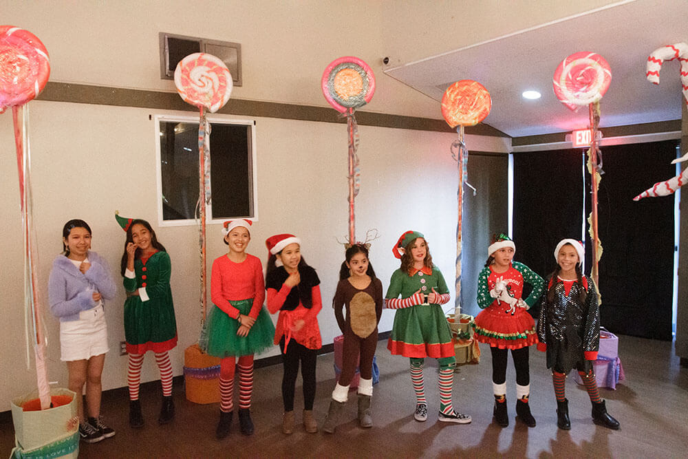 Studio 395’s Winter Wonderland entertains crowd with live performances ...