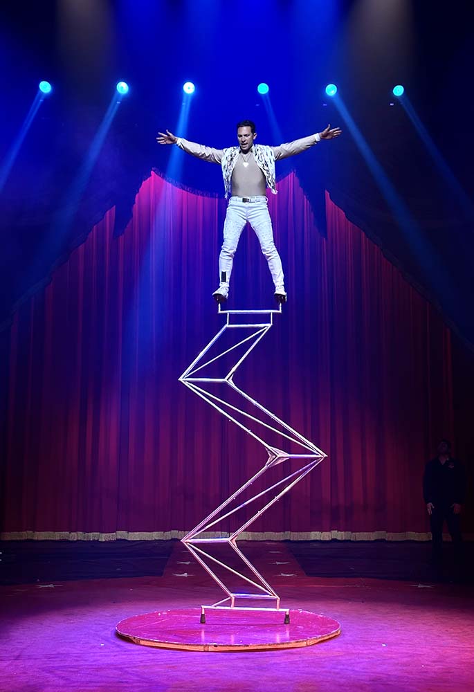 Circus Vargas says ‘Bonjour Paris’ in its latest touring show | Valley News