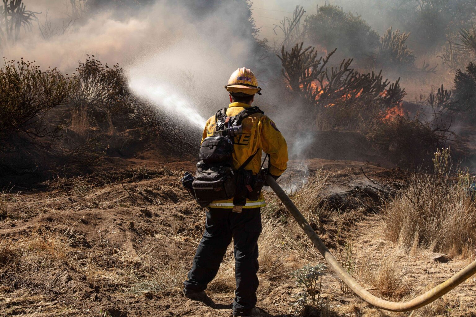 Lisa Fire has burned 867 acres as of Monday morning near Moreno Valley ...
