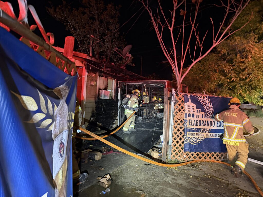 Riverside County Fire crews extinguish Perris home fire | Valley News
